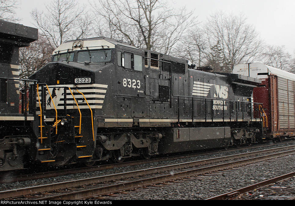 NS C40-8W #8323 on 33K